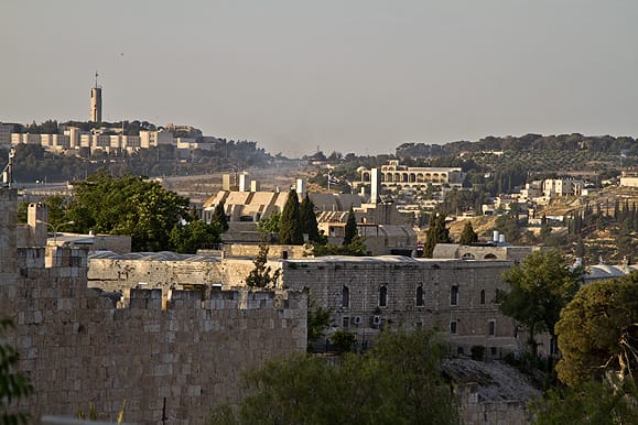 The Ramparts Walk - All About Jerusalem